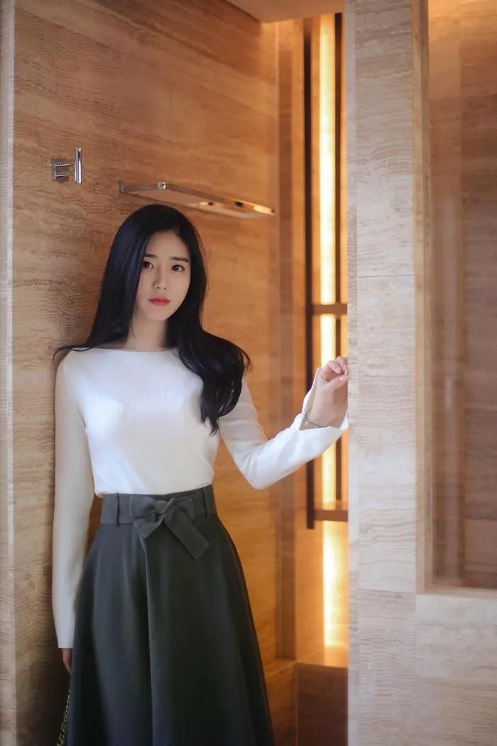 Linjiang Immortal "Listening to the Rain" Lyrics/Zhang Yi - iNEWS