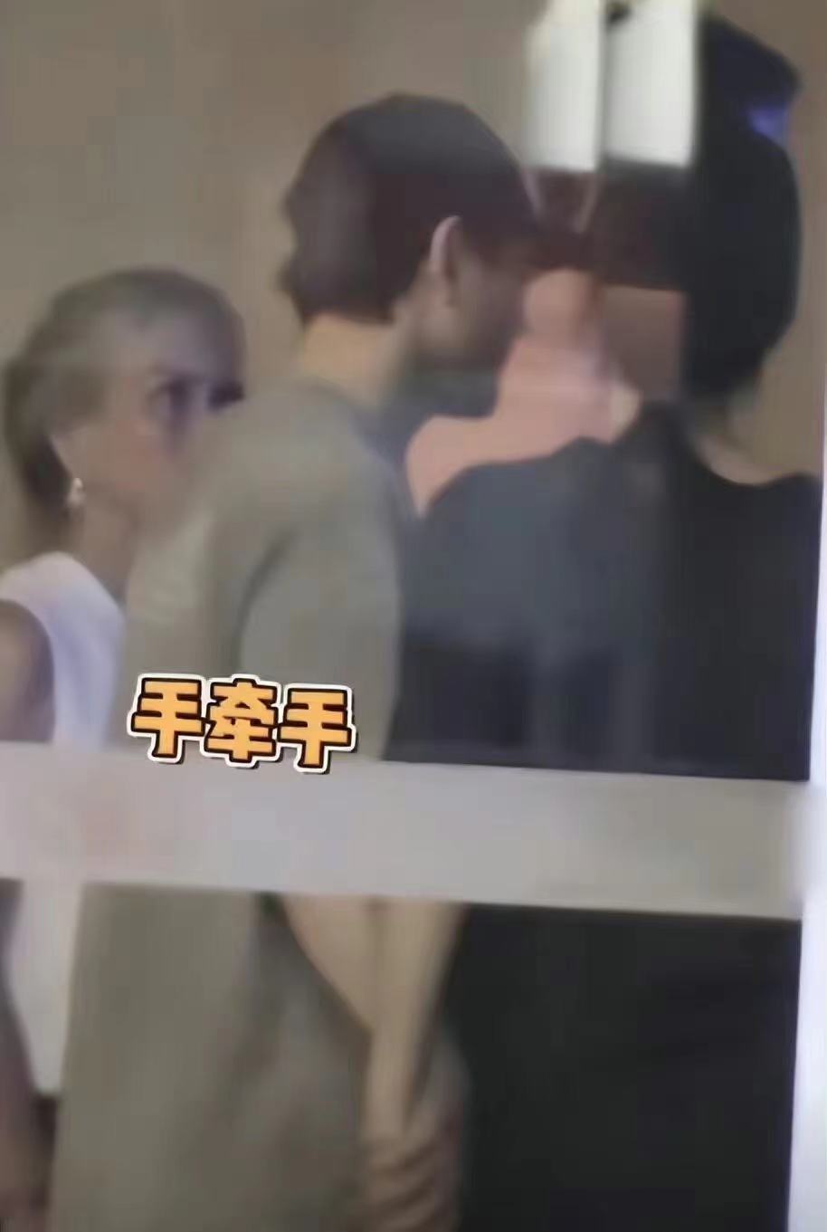 Yang Zi's ex-boyfriend Qin Junjie and Mao Xiaohui went back to the hotel together and were ...