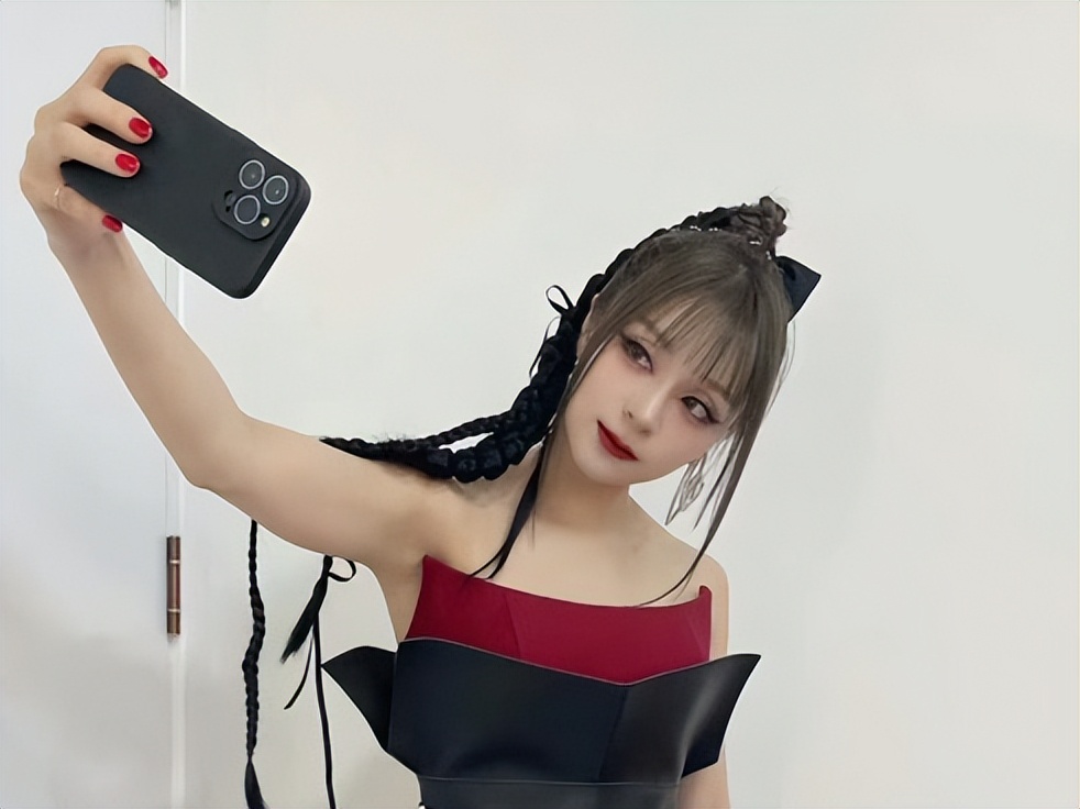 The third-tier Japanese female singer became an instant hit in China ...