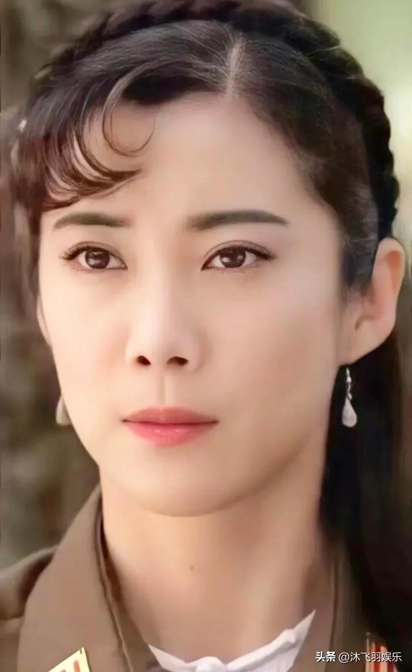 Wang Ke: The female army played by Wang Ke is great!like!A flower in the army - iMedia