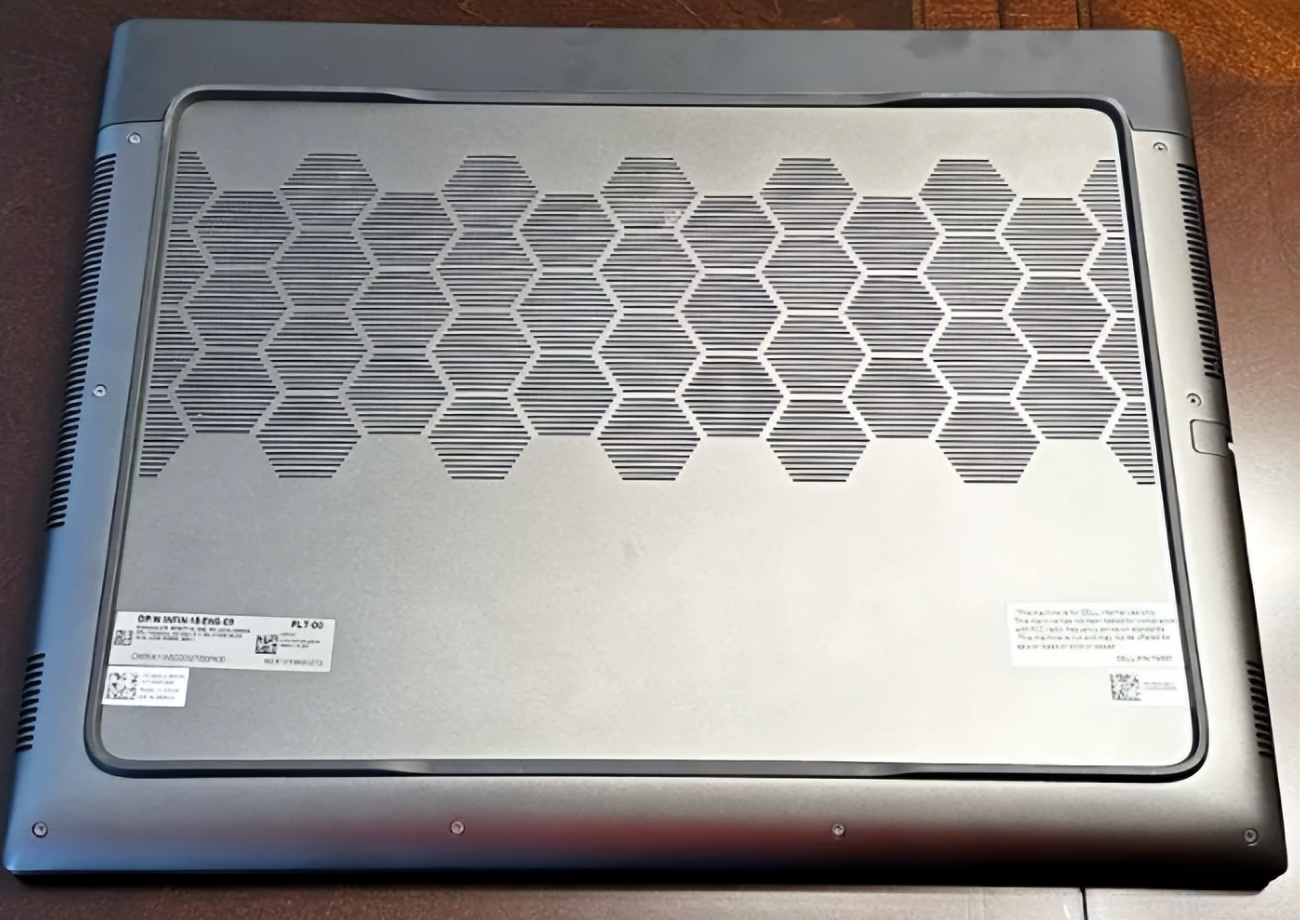 Alienware m18 R1 review: Terrible power, 480 Hz screen - iNEWS