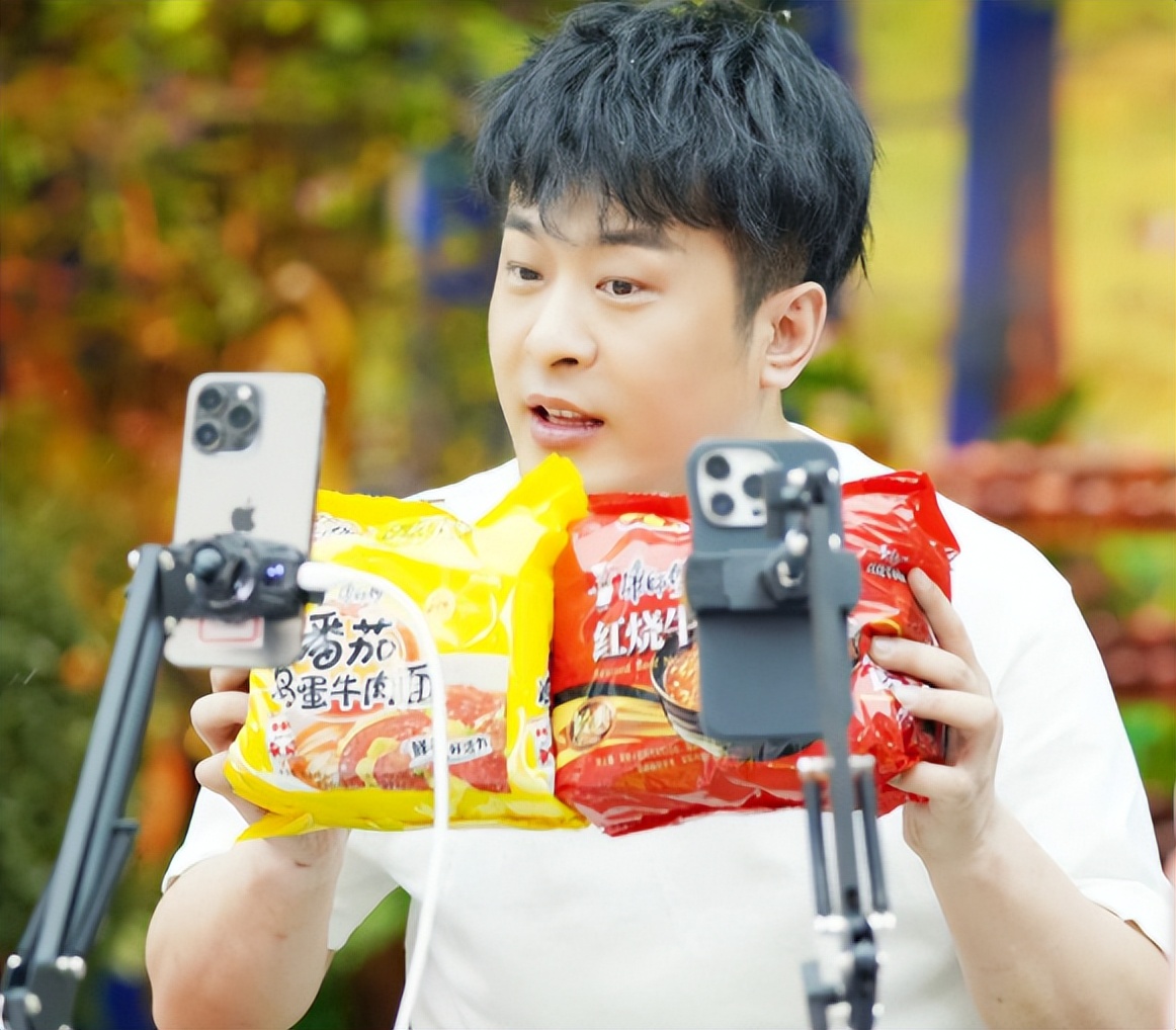 Internet celebrity Simba live broadcasts clamoring for outside stations ...