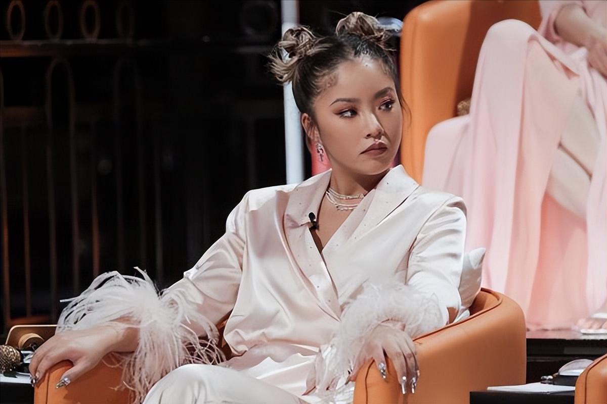 What are the three themes of the seven types of her variety shows on ...