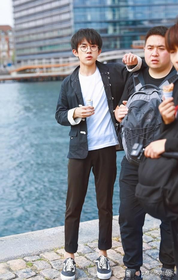 The things about Yi Yang Qianxi and his assistant Fat Tiger, there is ...