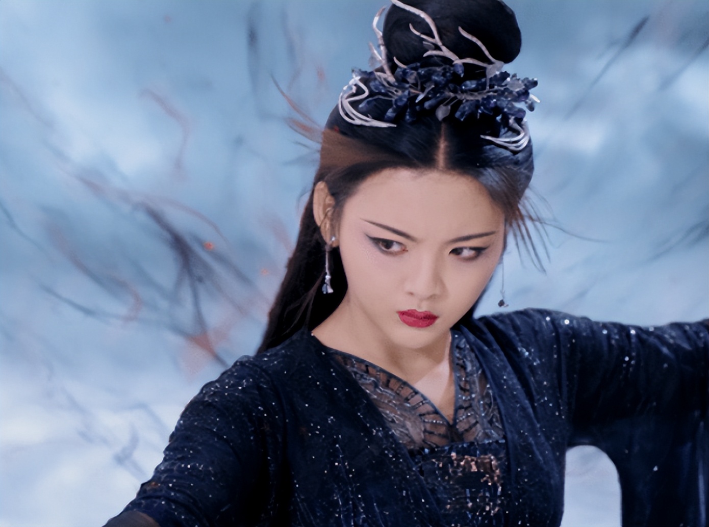 Li Landi's new drama imitates Yang Zi's "Agarwood Like Crumbs", and it ...