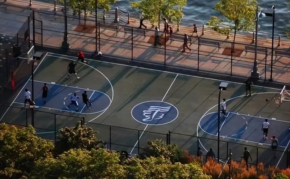 The basketball court built on the highway, why did it happen in the ...