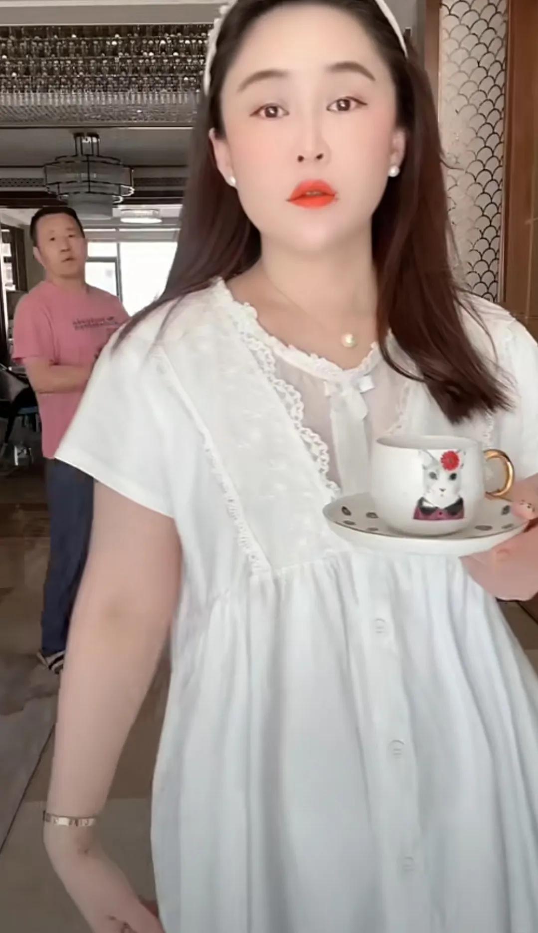 The 61-year-old actor Changgui's wife is 6 months pregnant, but he ...