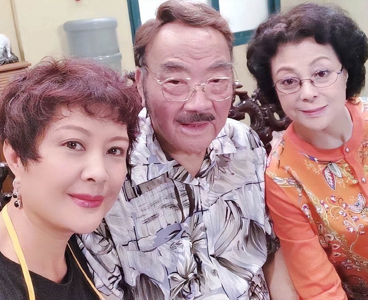 Lu Haichao, a 77-year-old veteran actor, passed away. His son appeared ...