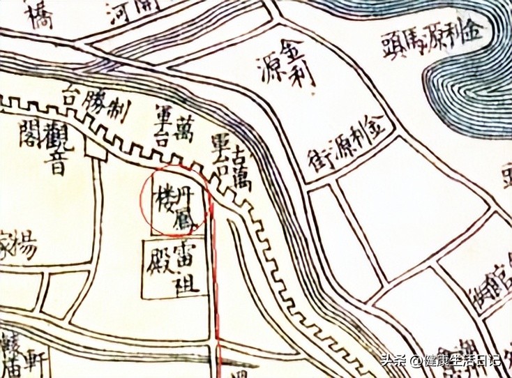 Walk on the ancient city park of Huangpu District, Shanghai, and see ...