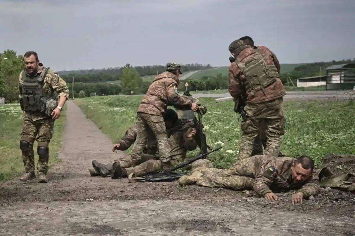 Russian journalists arrived in Bakhmut, the remains of the dead ...