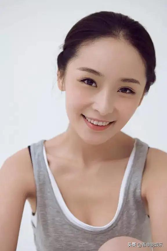 She was chosen by Zhang Yimou to become famous overnight, and she fell ...