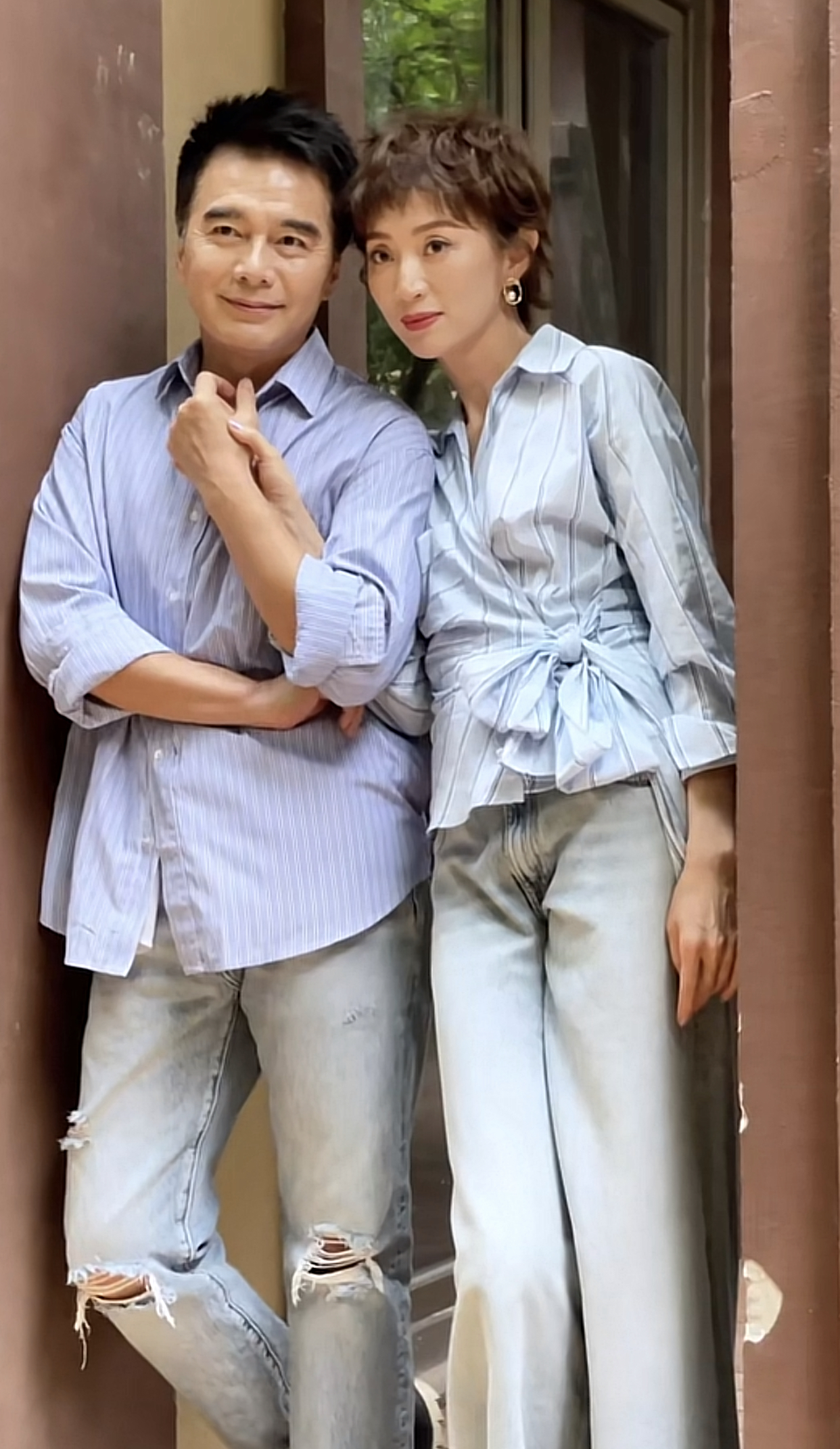 Xu Yajun and his 12-year-old four-married wife Hanxiu love each other, they look at each other ...