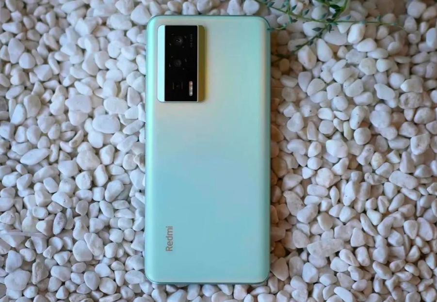 With a budget of around 2,500, these 4 mobile phones are truly "low ...