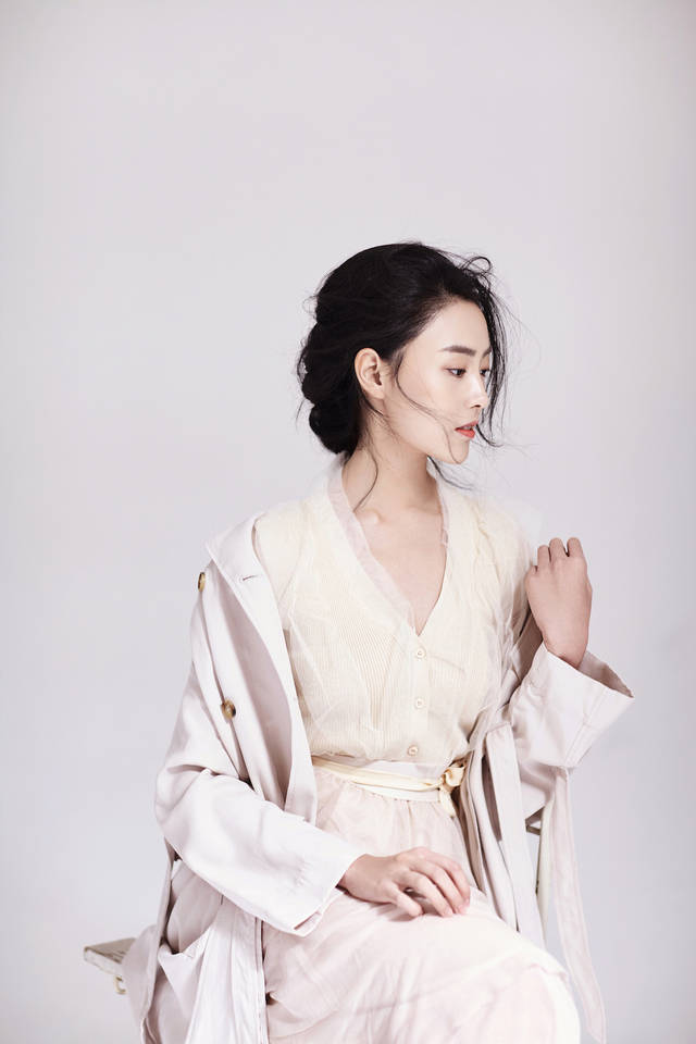 Sun Xiaolun, post-95 female star - iNEWS