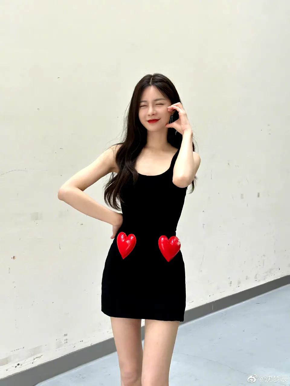 Beautiful Shen Mengchen - iNEWS