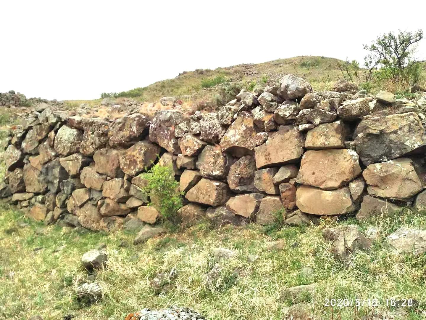 In spring, I walked into Ming'an Mountain City - iNEWS