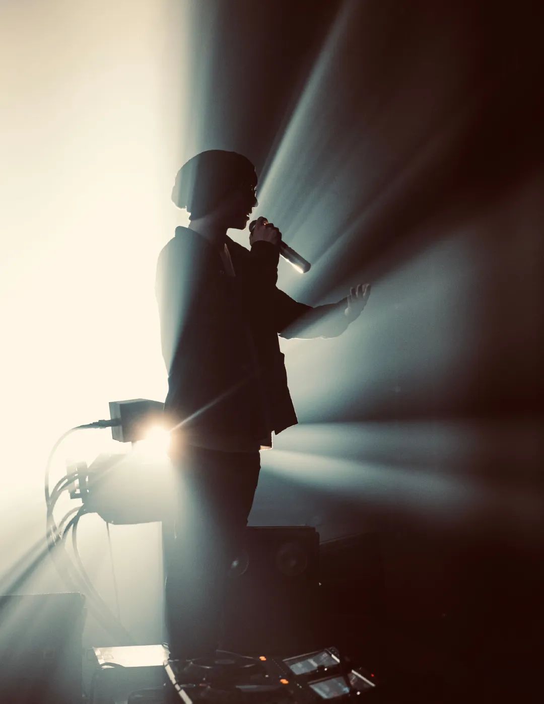 Interview with Guo Qu: Be an Undefined Natural Person - iNEWS