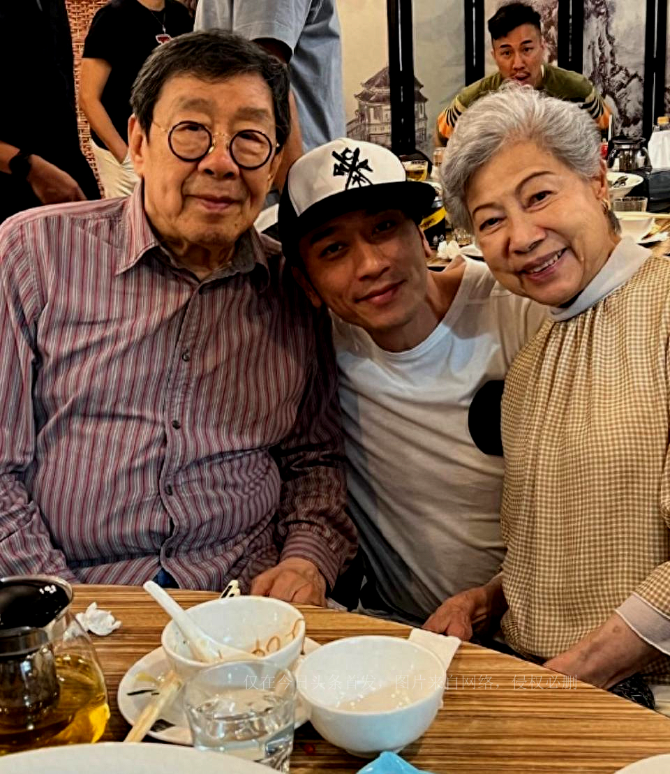 Wu Zhuoxi met Hu Feng and Luo Lan while eating! ! - iMedia