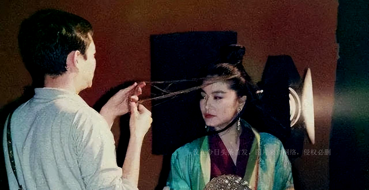 Lin Qingxia called Zhang Shuping to her apartment, handed him an envelope, and then went to take ...