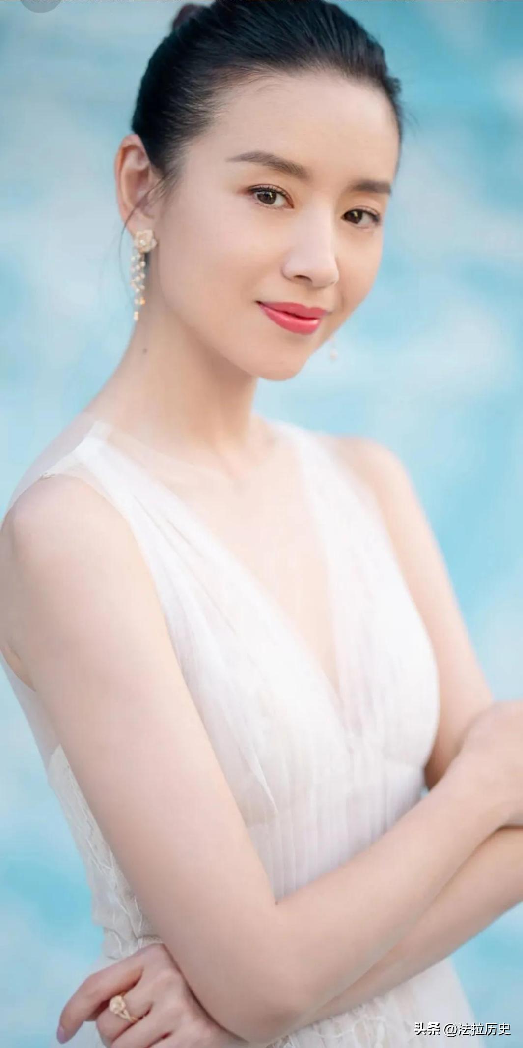 Dong Jie sells yoga pants on live broadcast, rushing to the hot search ...