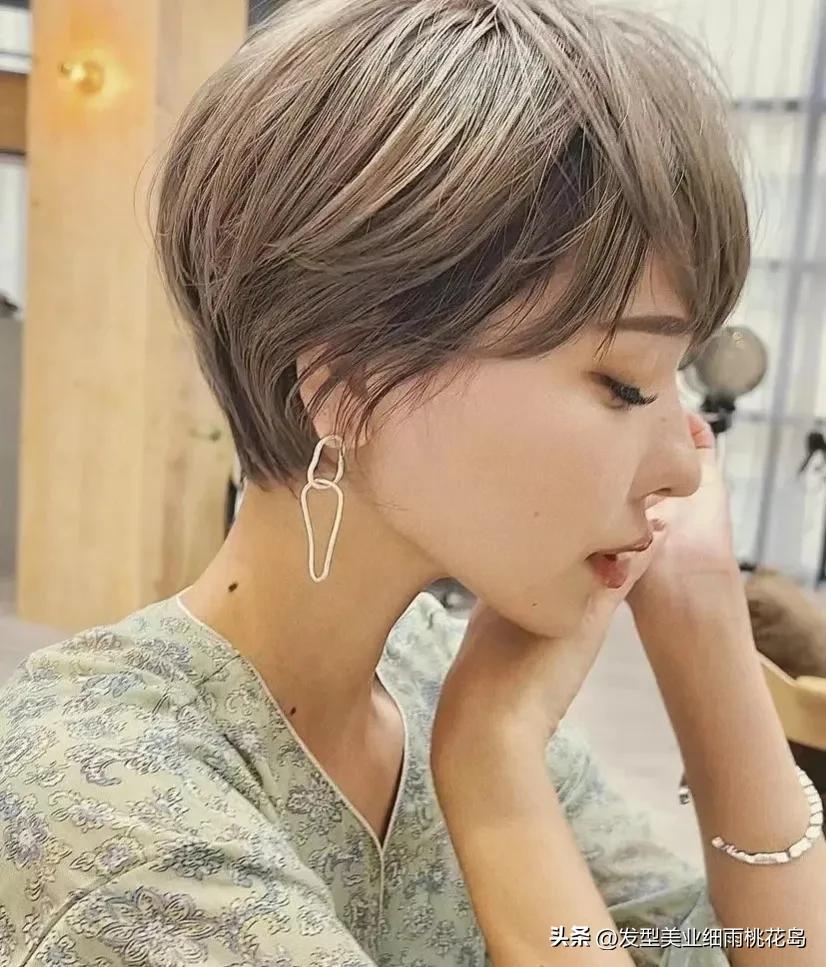 "Swan neck" short hair - iNEWS