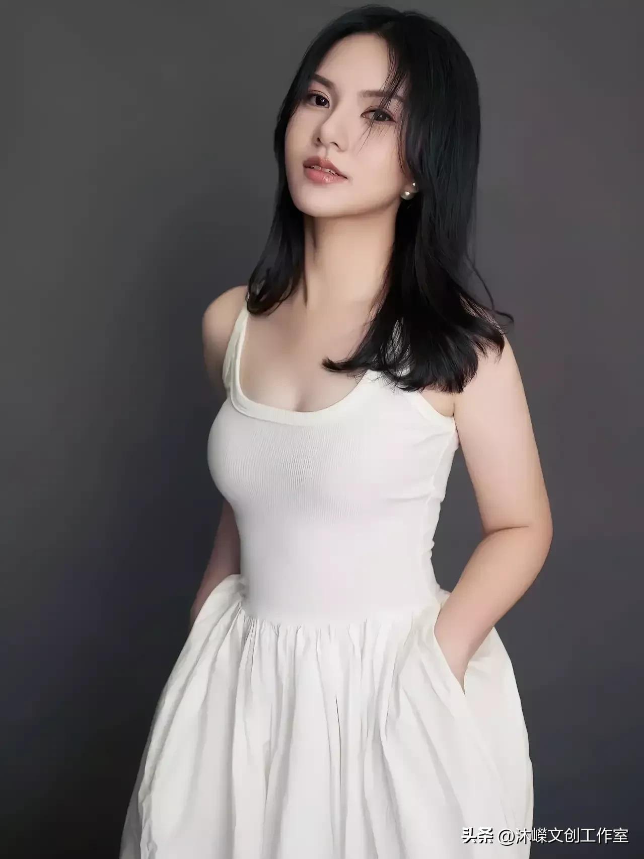 Pretty Corolla, a beauty loved by those born in the 1990s--Liu Yujia - iNEWS