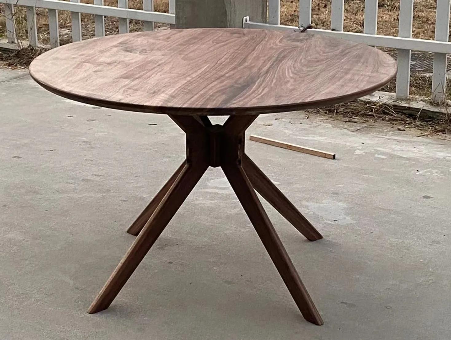 1.4 meters large round table, with good meaning and comfortable use - iNEWS
