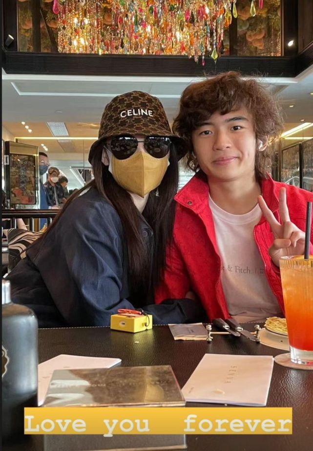 Li Yan met Nicholas Tse at home! Pay attention to what she calls it ...