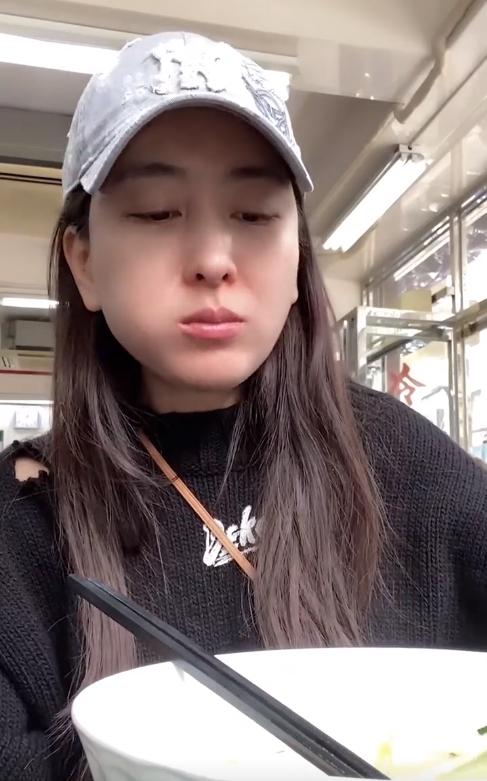Ma Su: Turned into a big stomach king, went to Macau to eat a bowl full ...