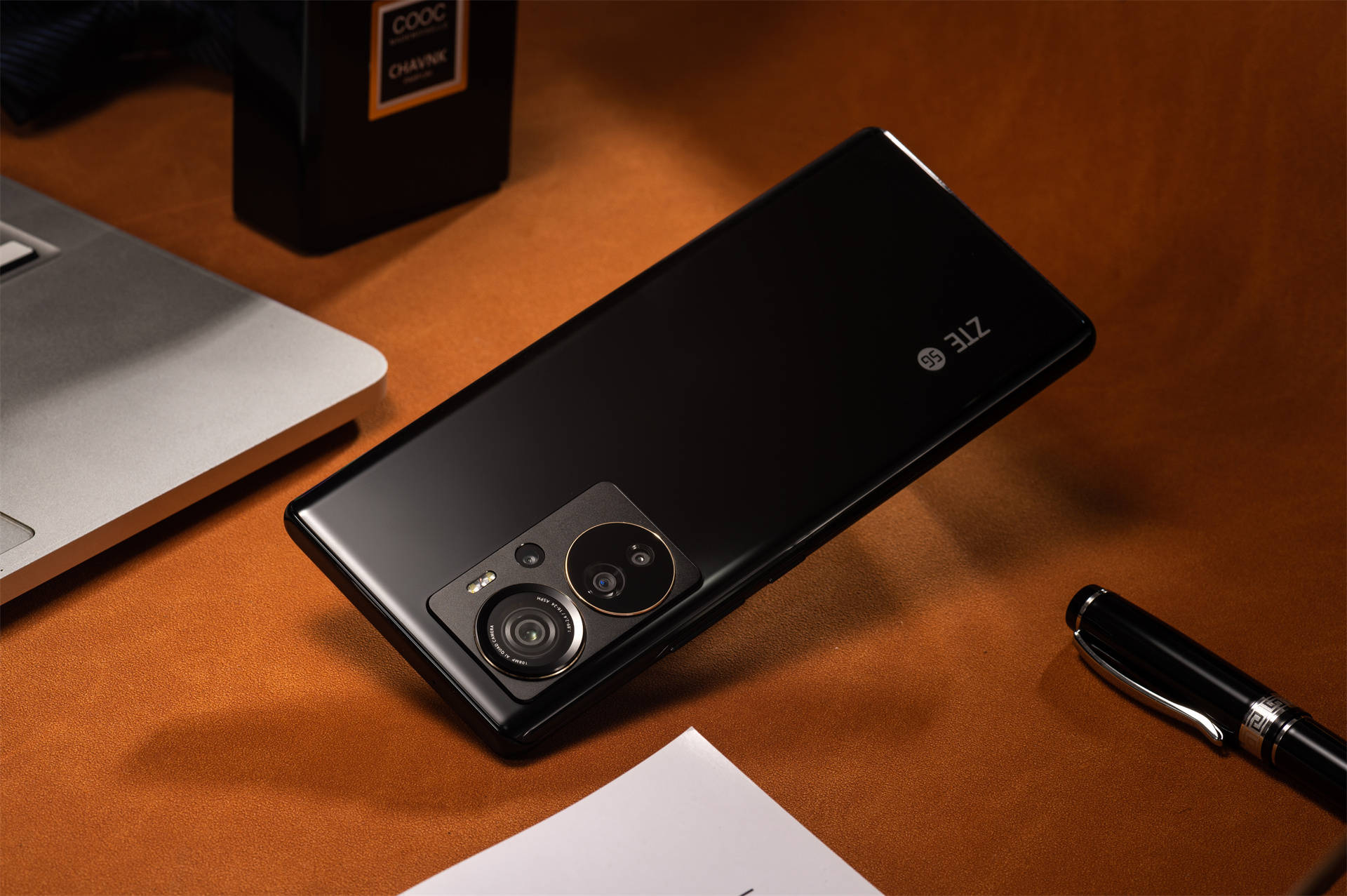 ZTE is right, the second generation Snapdragon 8+5000mAh, 16G+1TB new ...