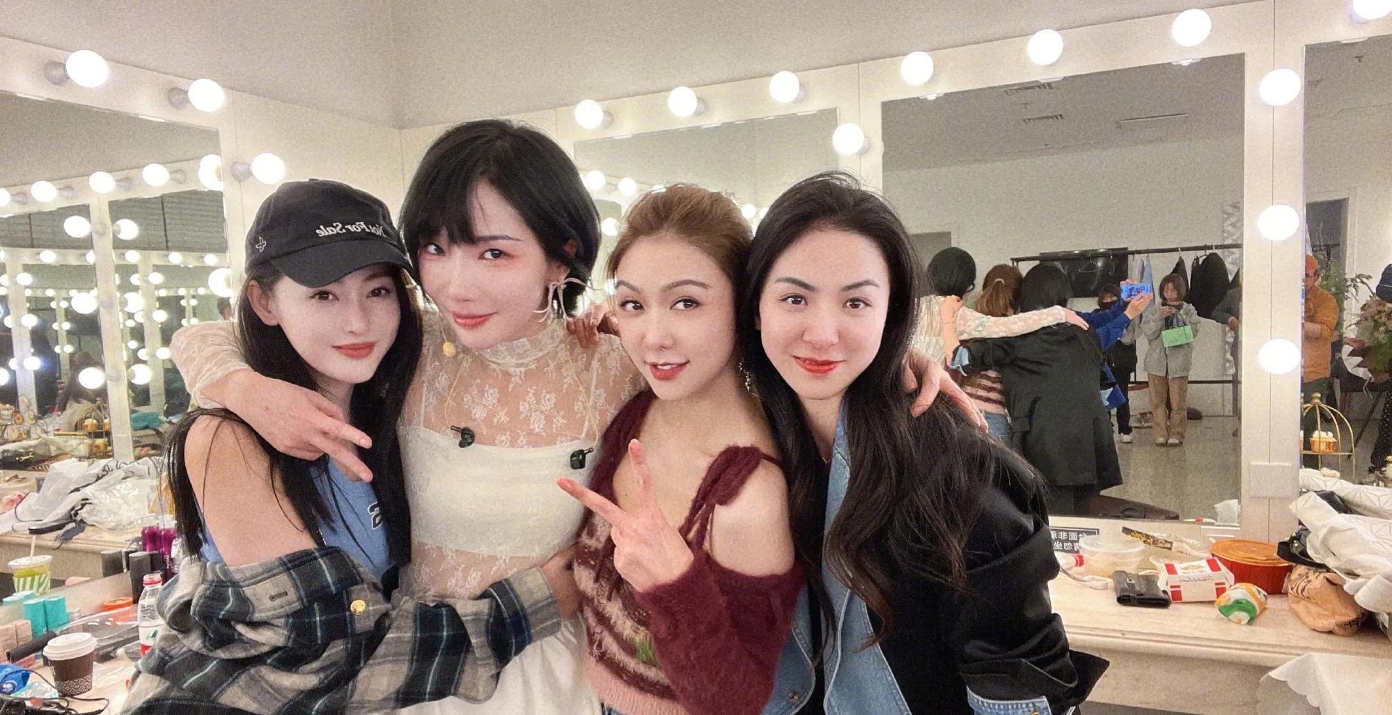 Fiona Sit supported Liu Lian's tour on the spot, love Qi, it's too bad ...