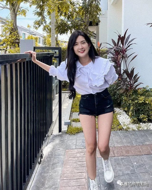 "Ins Beauty" photo of a cute long-legged model lady ⑥ - iMedia