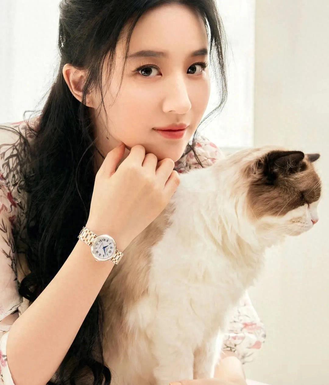 Wang Sicong Revealed That Liu Yifei Had Been Kept By Her Godfather For 10 Years Liu Yifei