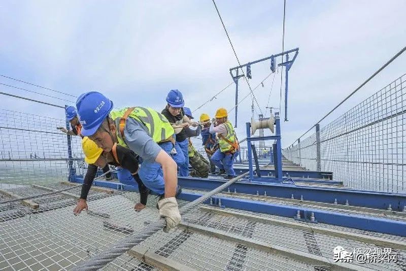 Major bridge events: the steel truss girder hoisting of the first ...