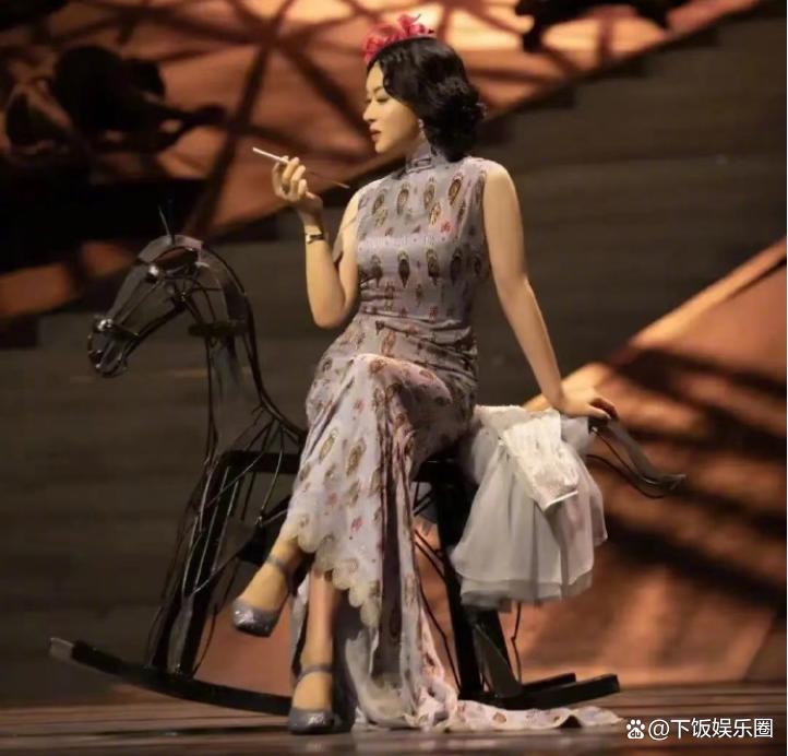 Jin Xing's self 27 years ago, has a super good figure, elegant and ...