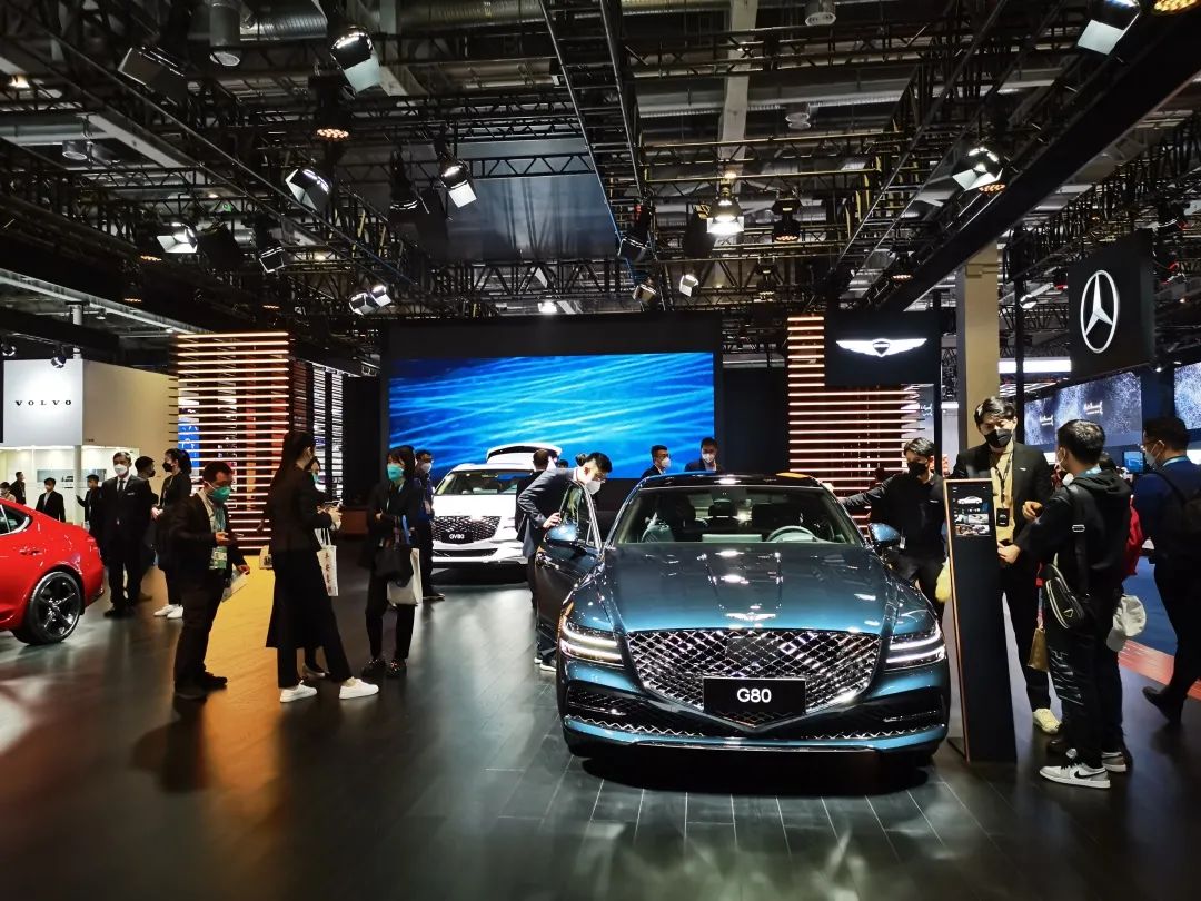 At the Shanghai International Import Expo, car companies gathered to ...