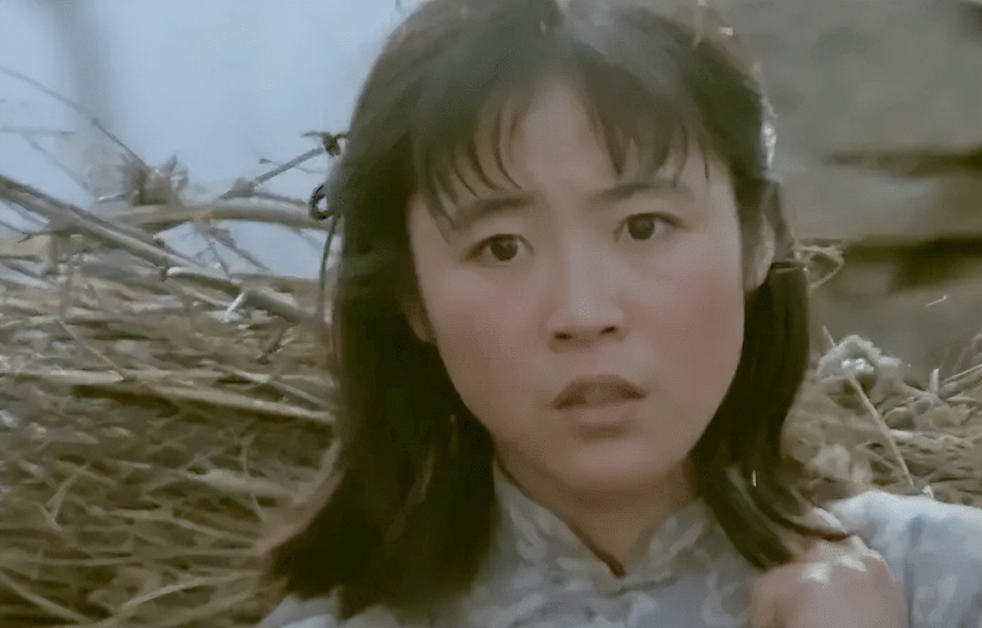 She used to be the daughter-in-law of Luo Ruiqing. Before going abroad ...