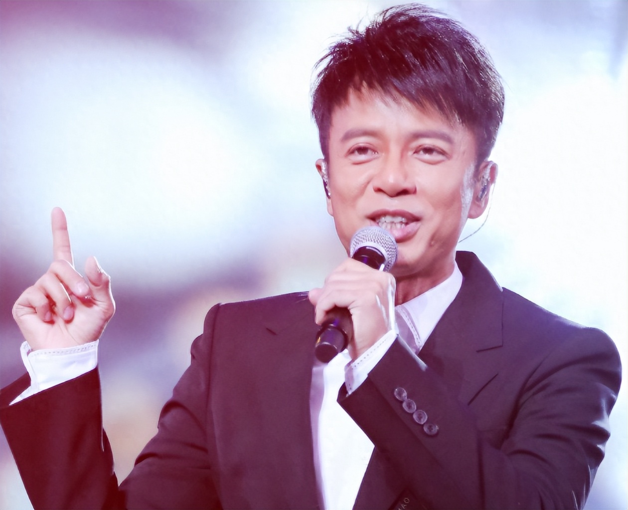 Hacken Lee, who does not help Coco Lee and does not speak out, is ...