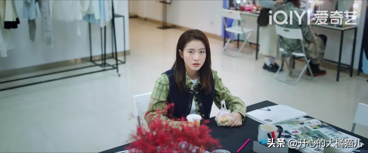 Zhang Xueying and Bi Wenjun performed double love, the little assistant fell in love with the ...