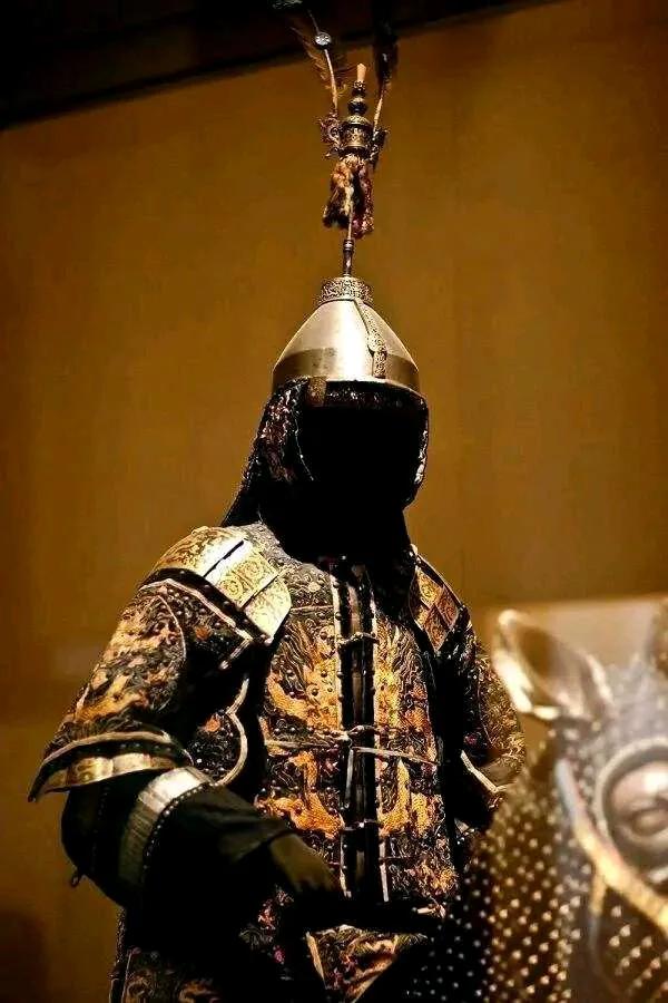 Why did the Manchus choose to use the Manchus after entering the ...