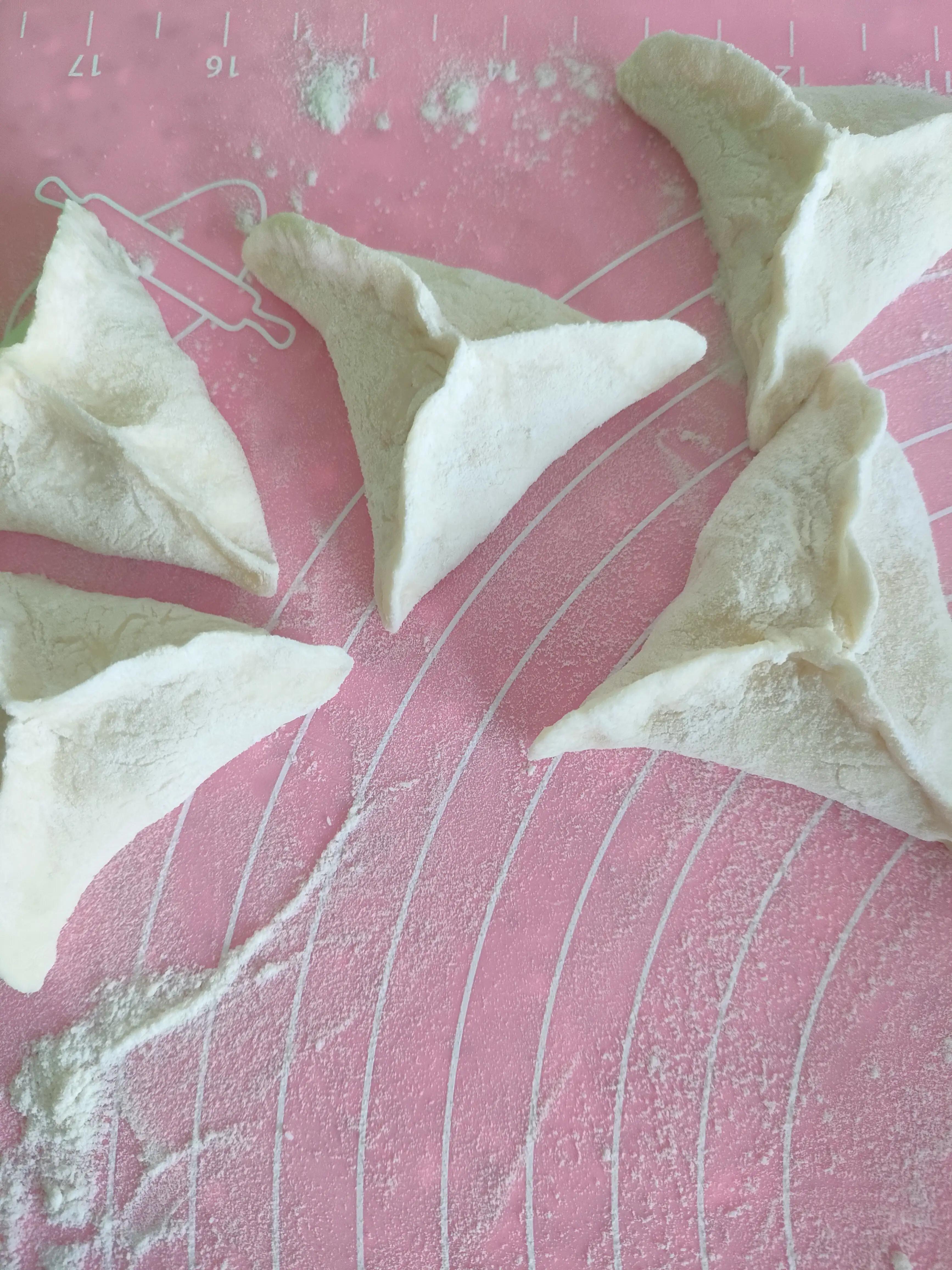 Homemade sugar triangles, full of sugar fillings, are many times more ...