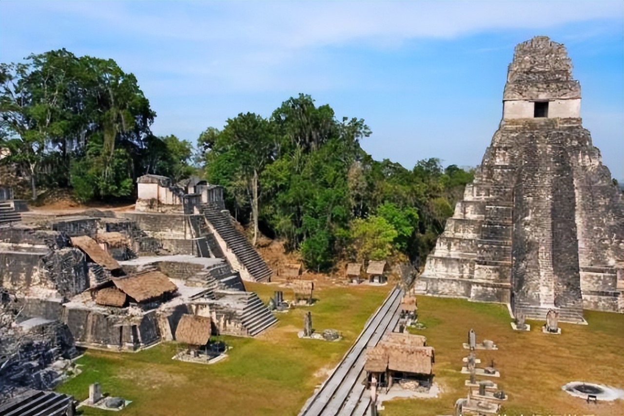 The Mayan civilization is famous all over the world, but compared with ...