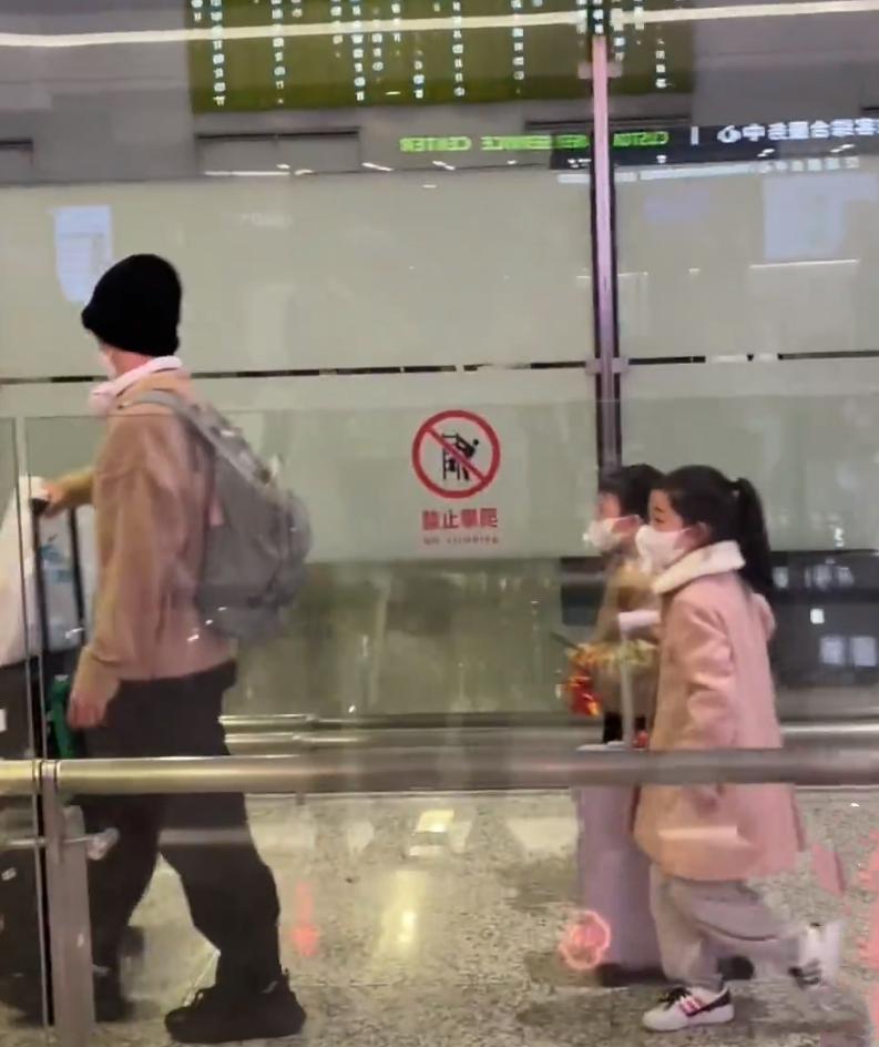 Wang Yuexin took his children back to Shanghai, his ex-wife Wu Yating ...