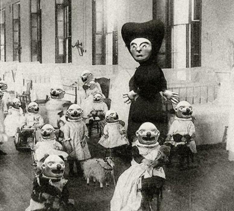 18 creepy and mysterious old photos that actually existed and made ...