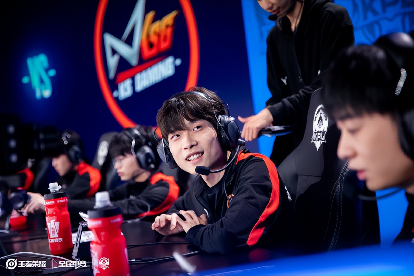 延遲一天後不足兩分鐘結束，AG1:3輸給TTG，季後賽對陣圖來了 - 資訊咖