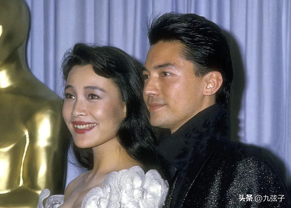 Raising a dog as a companion, chatting with a tree, the portrayal of ...