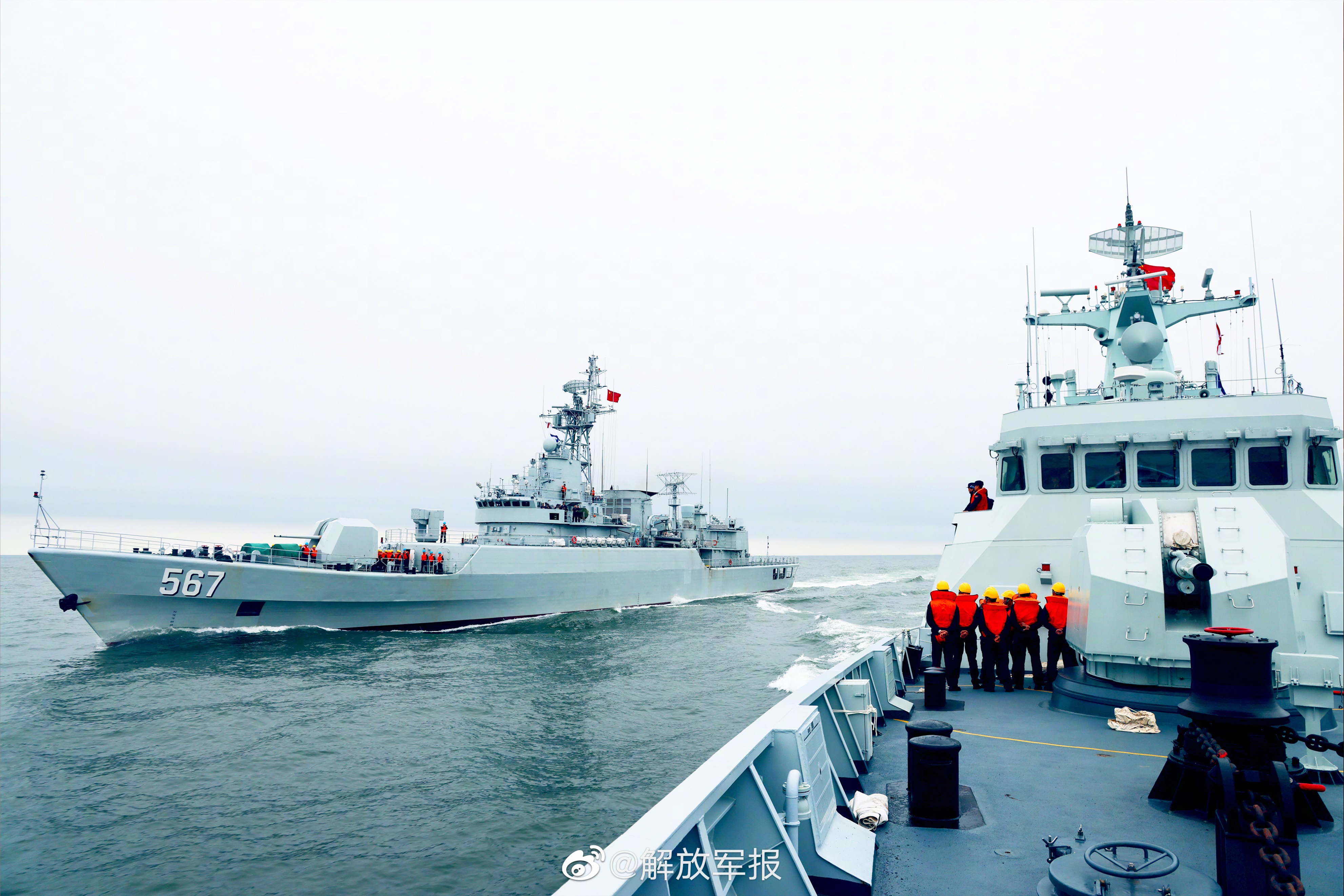 Attack on the waves! Ship formation training at sea - iMedia
