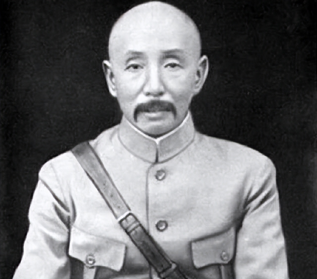 After Zhang Zuolin's death, the most favored Fifth Aunt wore heavy ...