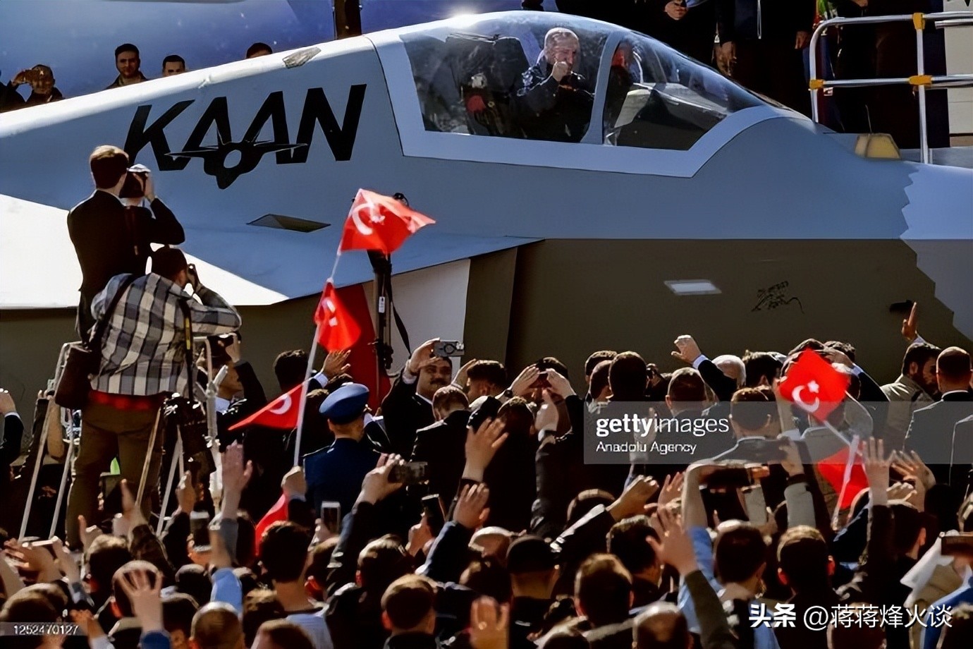 The President of Türkiye named it himself! The Khan Fighter is equipped ...