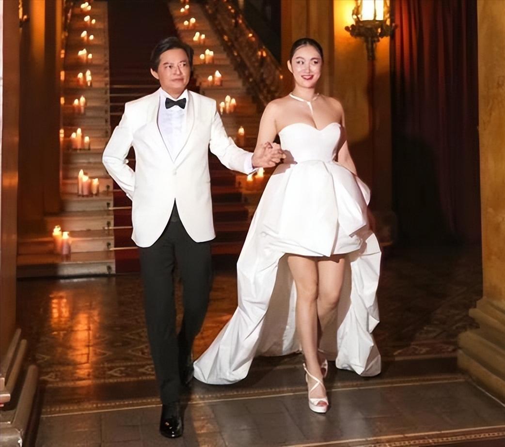 65-year-old singer Warren Mok low-key divorce! The second marriage ...